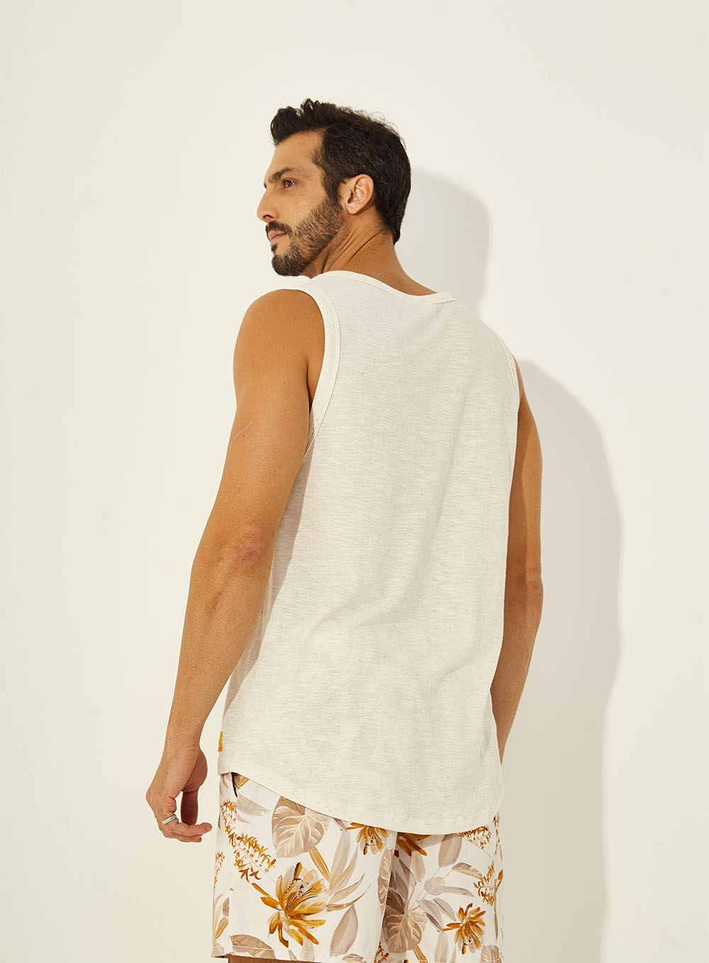 Regata Cavada Basic Linho | Colcci