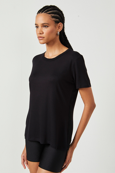 Camiseta Esportiva na Colcci — Loja Oficial