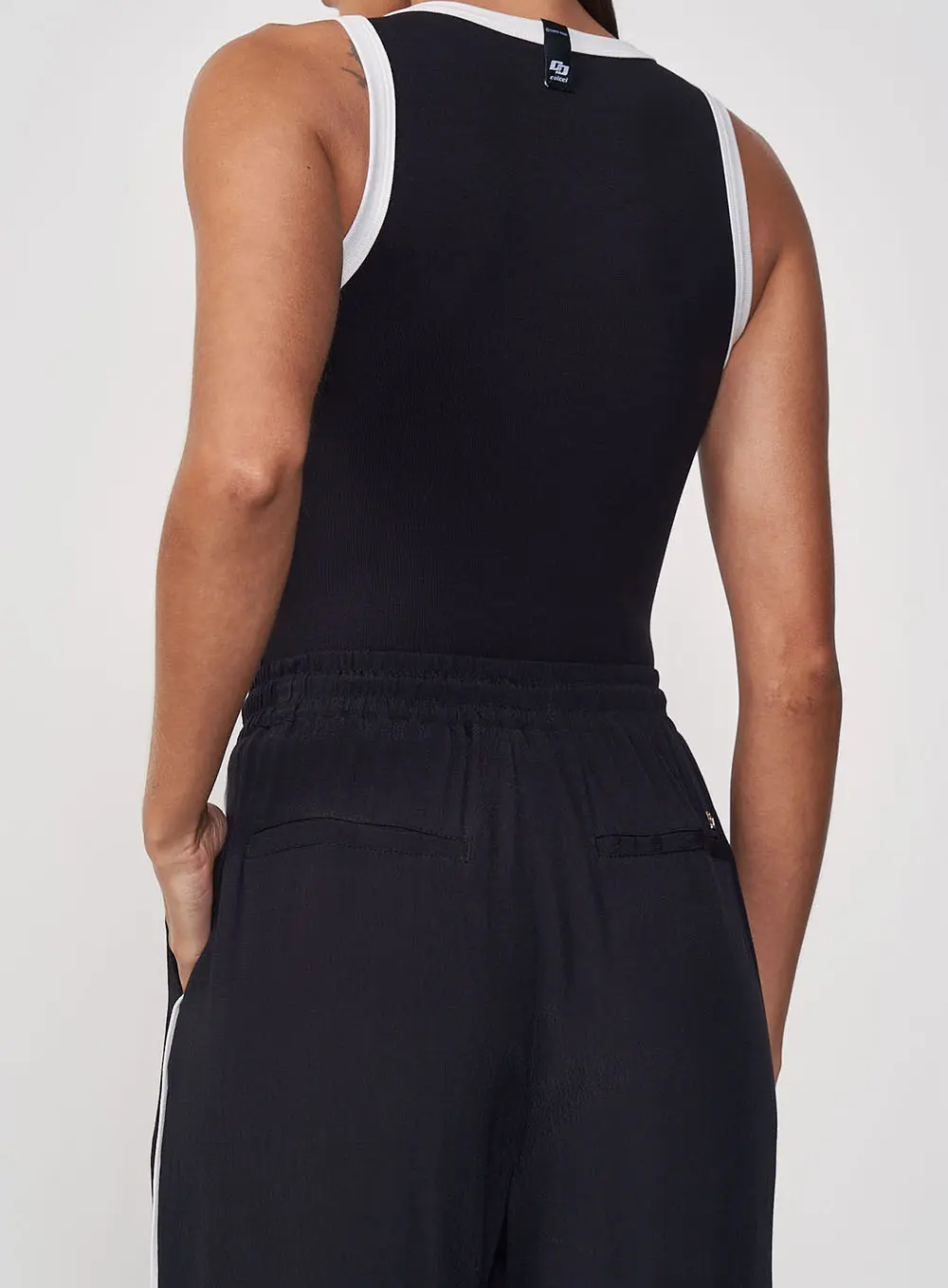 Regata Feminina Canelada Duo Color | Colcci